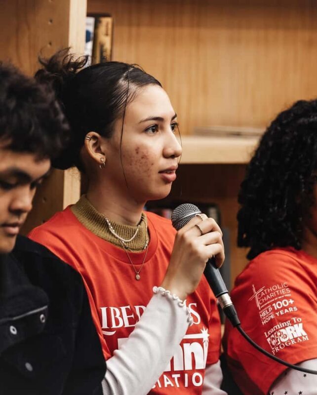 New York: Street & Travel Photo Tour with Local Photographer - Key Points