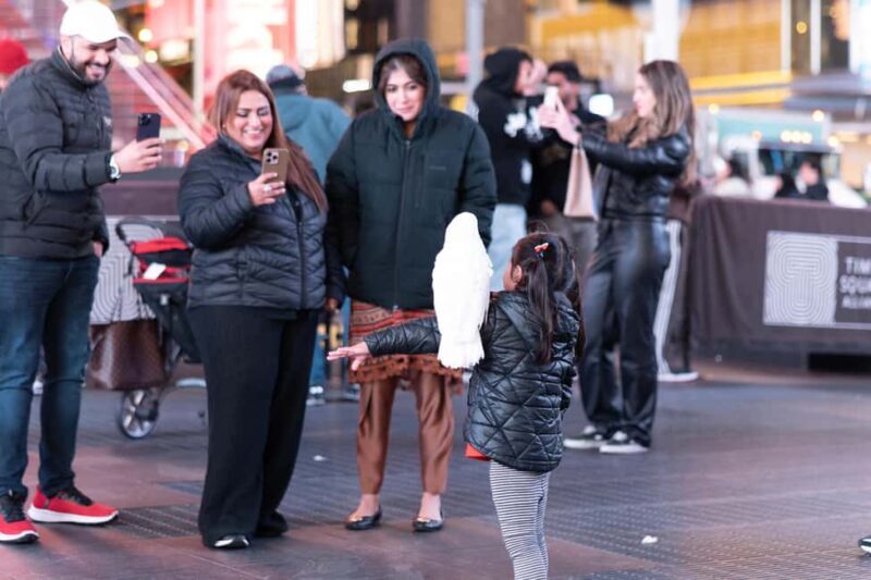 New York: Times Square Evening Walking Tour with Hot Dog - The Value of This Experience