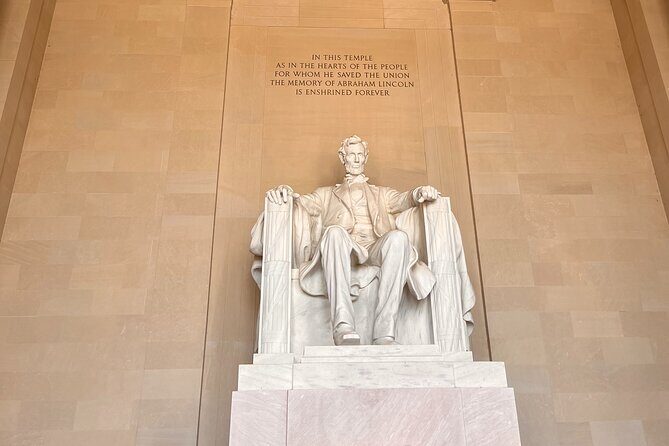 New York to Washington, D.C. Day Tour of Top Landmarks - The White House and Smithsonian Museums