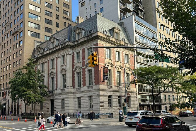 New York Upper East Side Art and Architecture Tour - Key Points