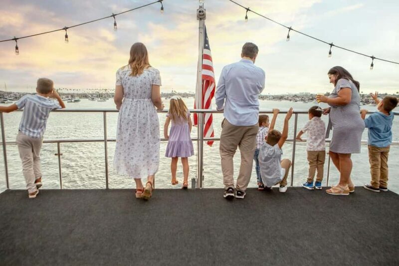 Newport Beach: City Cruises Weekend Dinner Cruise with DJ - Key Points
