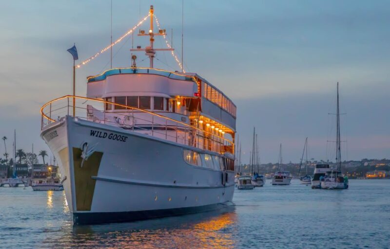 Newport Beach: City Cruises Weekend Dinner Cruise with DJ - A Deep Dive into the Newport Beach Dinner Cruise Experience