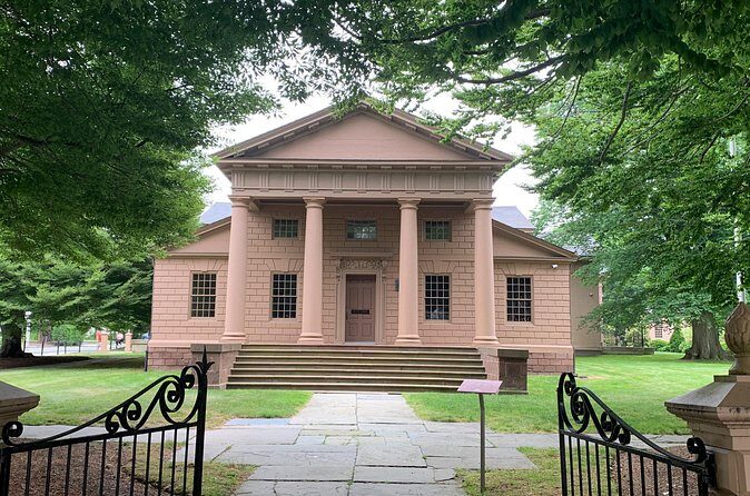 Newport Colonial History: A Self-Guided Tour Off the Beaten Path - Who Should Consider This Tour