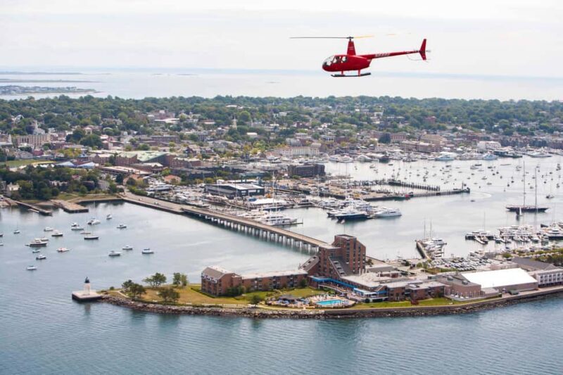 Newport: Helicopter Tour Over Mansions for up to 3 people - A Closer Look at the Experience