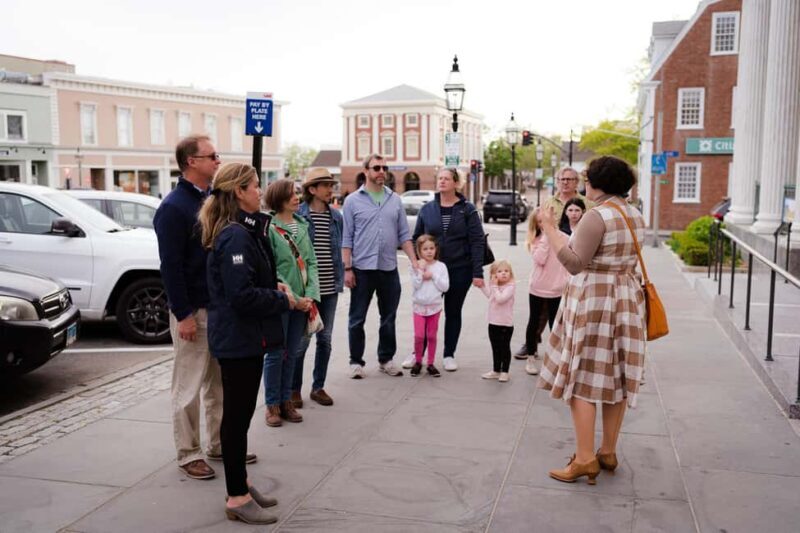 Newport, RI: Holiday Lantern Walking Tour - A Genuine Look at the Newport Holiday Lantern Tour