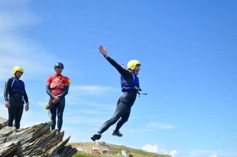 Newquay: Coasteering - Discovering Coasteering in Newquay