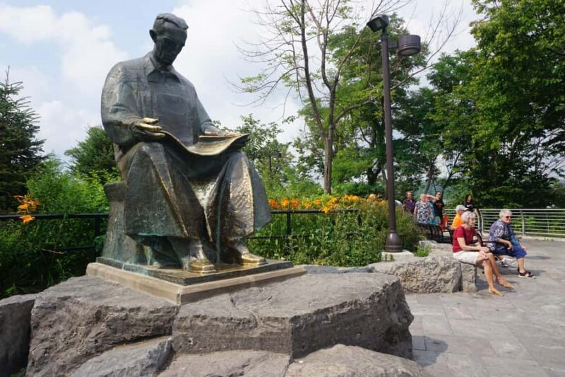 NF USA: Maid of the mist, Cave of the Winds, & Hotel Pickup - Additional Highlights