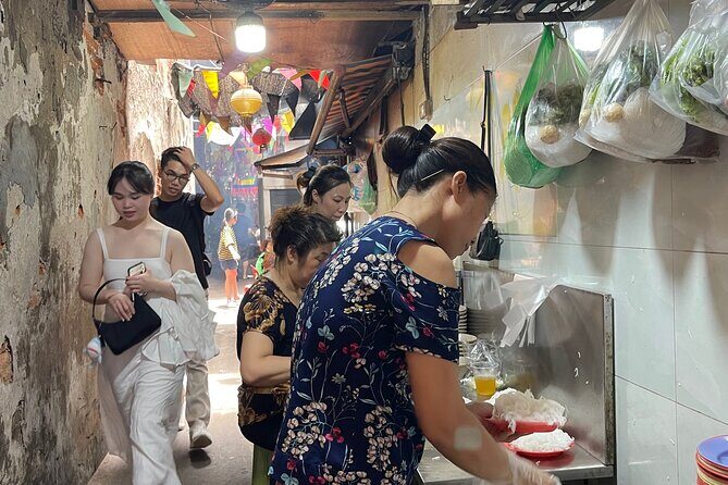 Ngon ngon & Authentic Hanoi Food Tour - Limitations and Considerations
