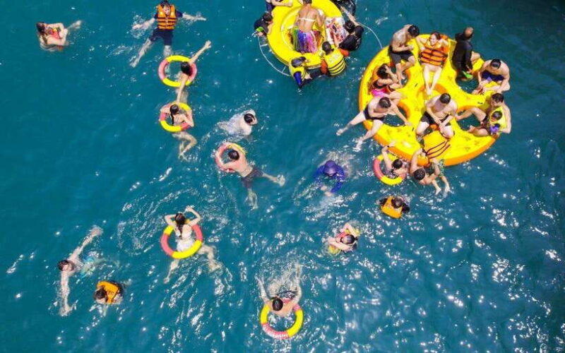 Nha Trang: Hopping Tour, Snorkeling, Boat Party, & BBQ Lunch - Lunch at the Floating Restaurant