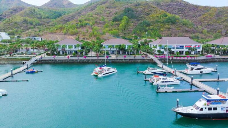 Nha Trang: VIP YACHT TOUR ( BBQ, Water activities) - Dining, Beverages, and Extras