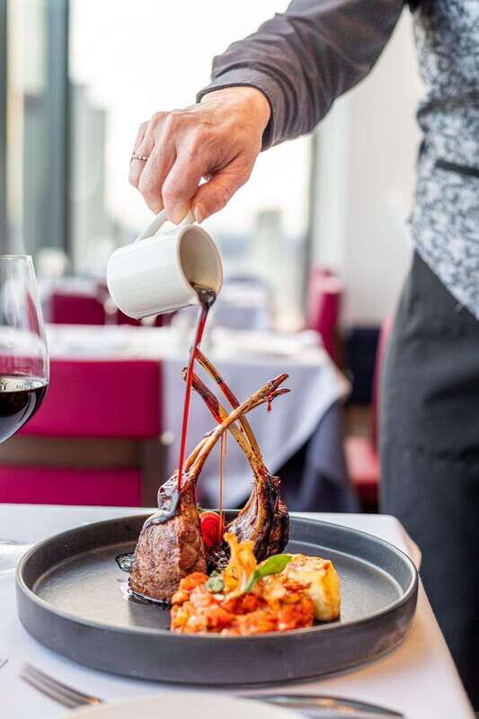 Niagara Falls, Canada: Dining Experience at The Watermark - Service: Friendly, Attentive, and Knowledgeable