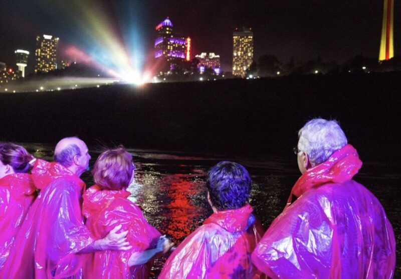 Niagara Falls, Canada: Evening Fireworks Cruise - FAQ