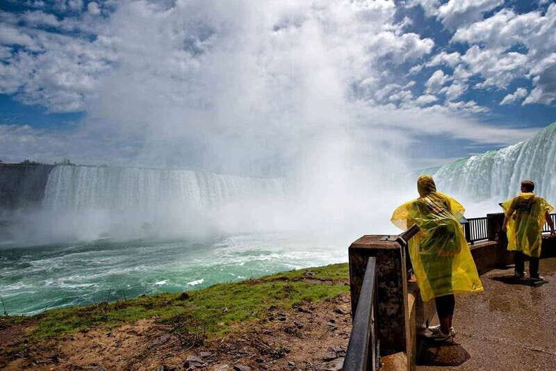 Niagara Falls, Canada: Sightseeing Tour with Boat Ride - The Experience and Value