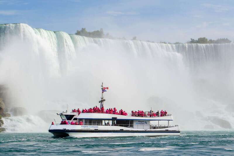 Niagara Falls, Canada: Sightseeing Tour with Boat Ride - Who Is This Tour Best For?