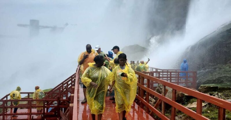 Niagara Falls Canada & USA: Small Group Deluxe Tour - Key Points
