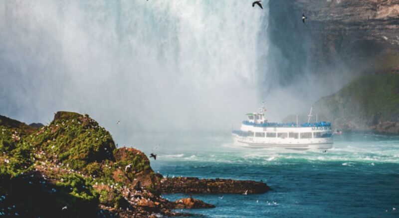Niagara Falls Canada & USA: Small Group Deluxe Tour - Authentic Experiences from Past Guests