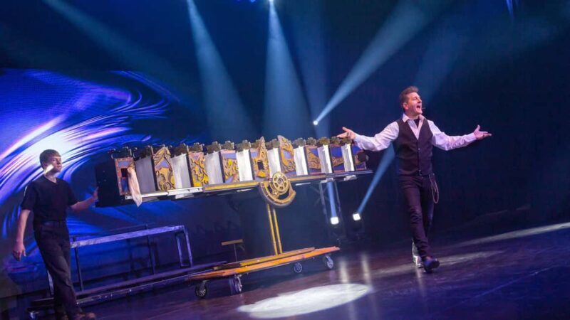 Niagara Falls, Canada: Wild Magic Show Ticket - What to Expect from the Wild Magic Show