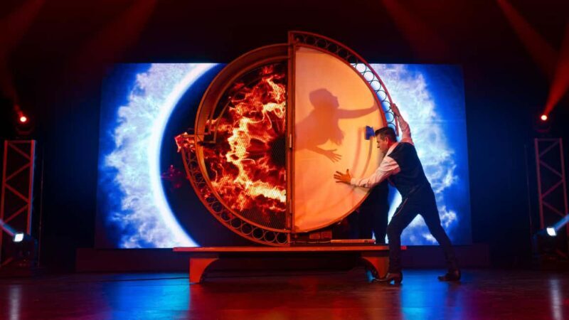Niagara Falls, Canada: Wild Magic Show Ticket - Practical Details and Tips