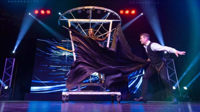 Niagara Falls, Canada: Wild Magic Show Ticket - Authentic Feedback from Visitors