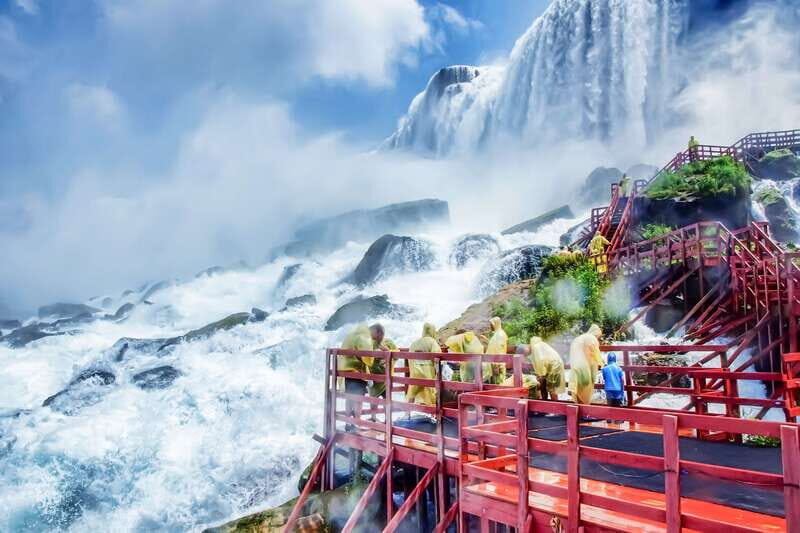 Niagara Falls: Canadian and American Deluxe Day Tour - An In-Depth Look at the Niagara Falls Deluxe Day Tour