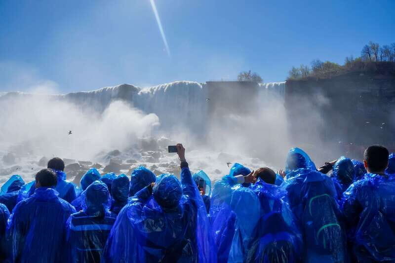Niagara Falls: Canadian Side Day Trip with Maid of The Mist - Practical Tips for Participants