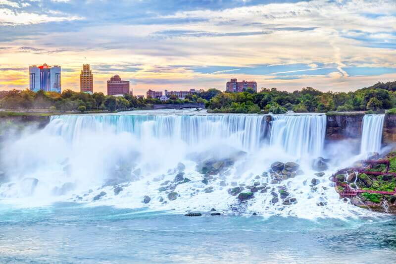 Niagara Falls: Canadian Side Day Trip with Maid of The Mist - Who Should Consider This Tour?