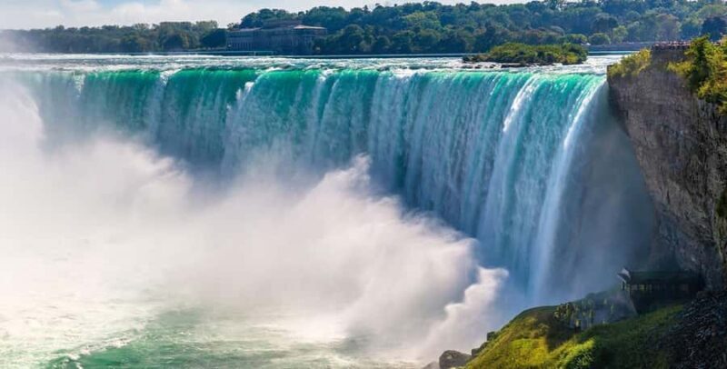 Niagara Falls: Light up the Falls + Dinner Walking Tour - Who Will Love This Tour?
