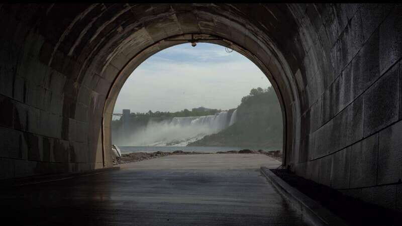 Niagara Falls: Small Group Tour with Wine Tasting and Cruise - Detailed Breakdown of the Tour