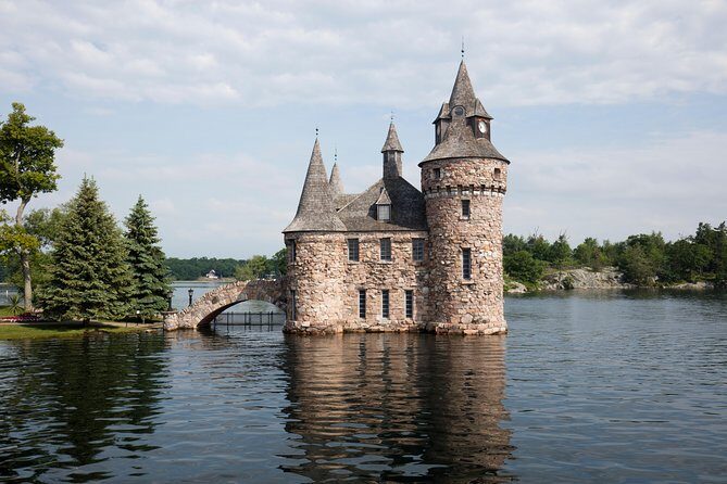 Niagara Falls, Toronto and 1000 Islands, 3 Day Tour from NYC - The Sum Up
