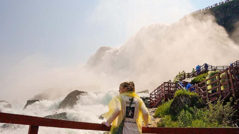 Niagara Falls USA Highlights Tour with Cave of the Winds - An In-Depth Look at the Niagara Falls USA Highlights Tour