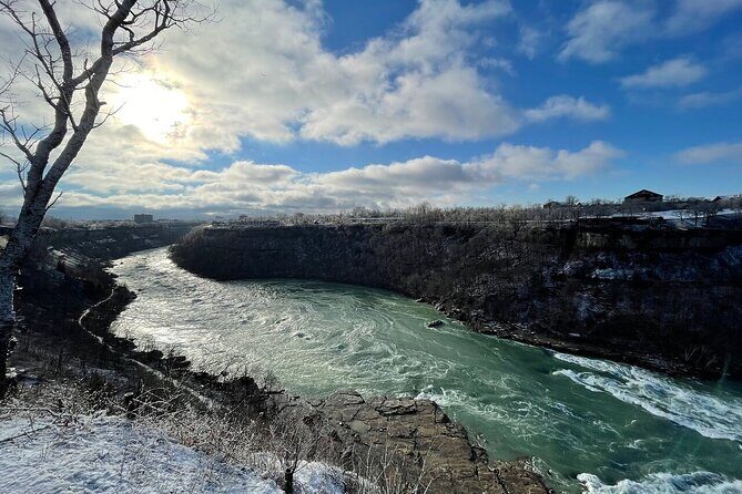 Niagara Falls USA- Winter Wonderland/State Park Tour w/ride - The Sum Up