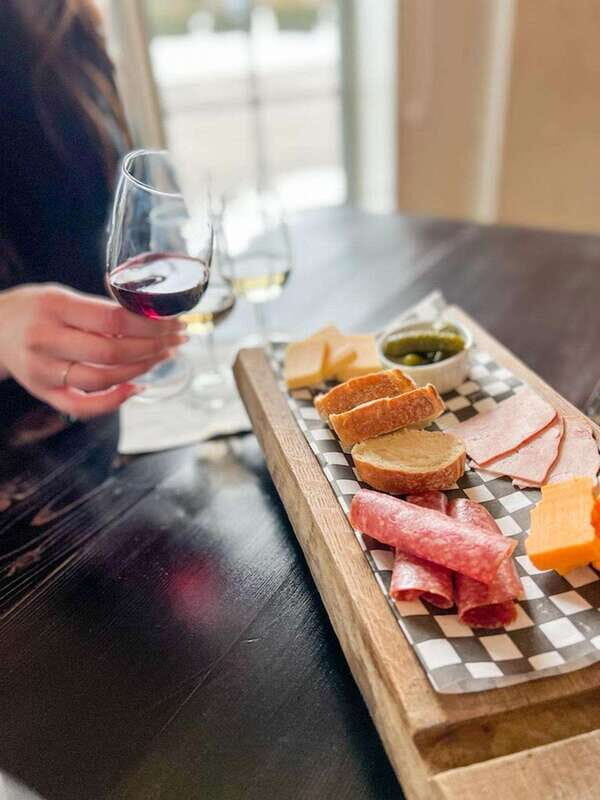 Niagara-on-the-Lake: Half-Day Wine, Beer & Charcuterie Tour - An In-Depth Look at the Tour