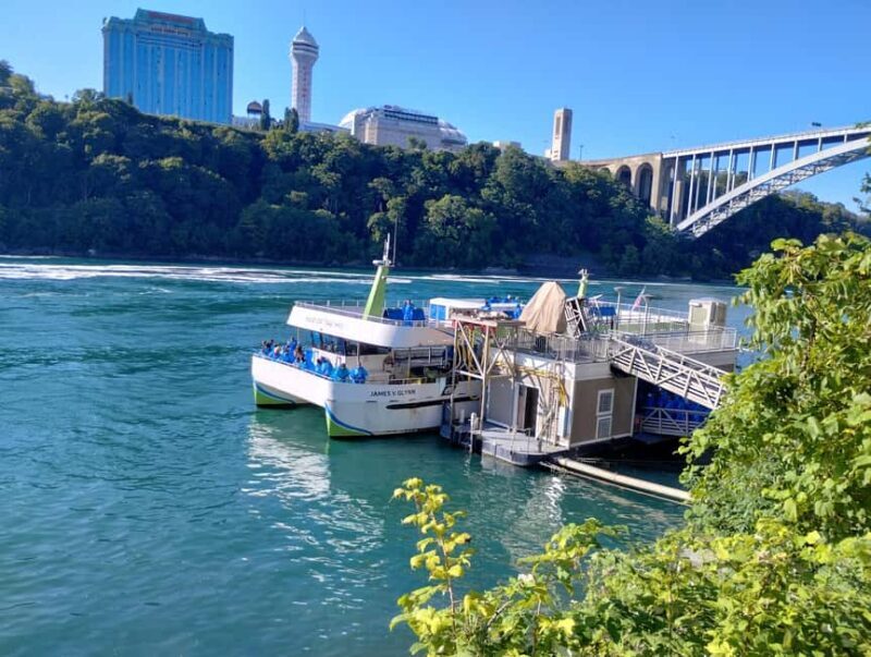Niagra Falls, USA Side: Boat, Cave and Shuttle pass Tour - A Closer Look: What the Tour Entails and Why It Matters