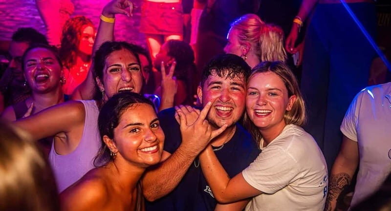 Nice: Party Bar Crawl, 4 Bars + 1 Club with VIP & Free Shots - The Bottom Line