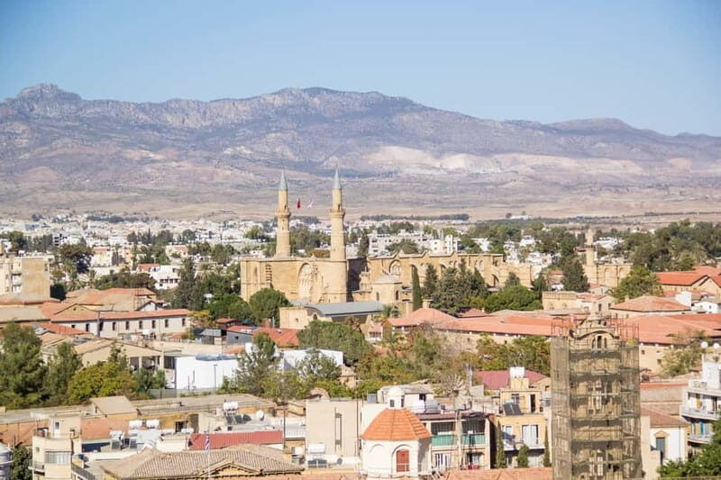 Nicosia: Express Walk with a Local in 60 minutes - Walking Through Iconic Landmarks