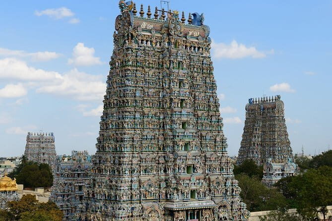 Night Ceremony in Madurai Meenakshi Amman Temple - Authenticity and Atmosphere