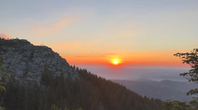 Night hike with guide to enjoy Marão mountain sunrise - Reaching the Summit: A Visual Feast