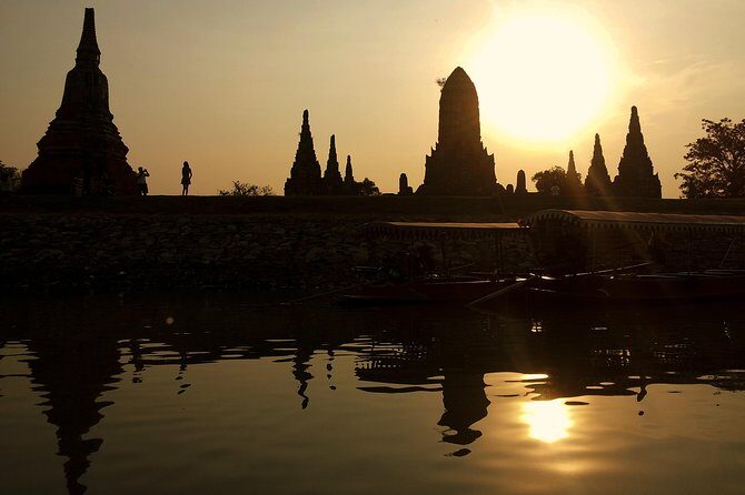 Night Join Tour Sunset Selfie Boat at Ayutthaya A World Heritage Evening Trip - Who Should Consider This Tour?
