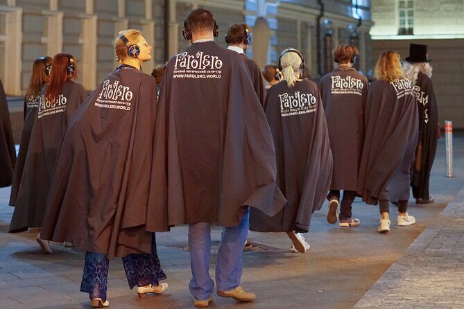 Night magic city tour in Berlin - Nikolaiviertel: Historic Heart Reborn