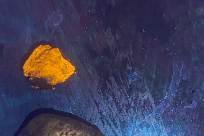 Night time fluorescent Rockhounding Tour - Key Points