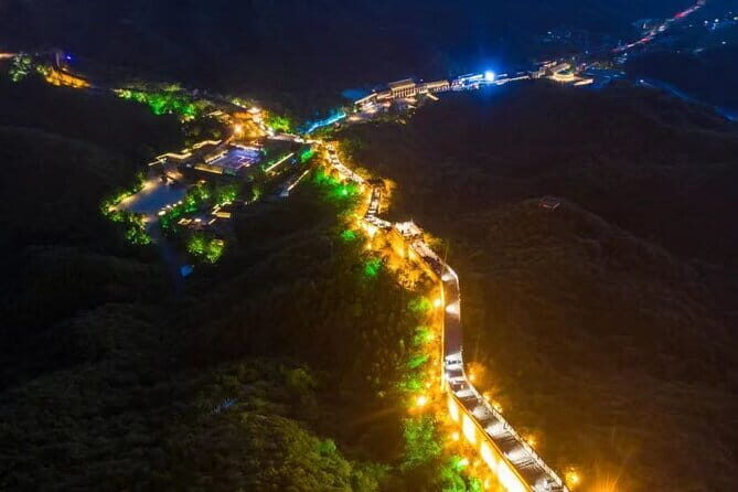 Night Tour of the Great Wall - Night Tour of the Great Wall: A Balancing Act of Beauty and Convenience
