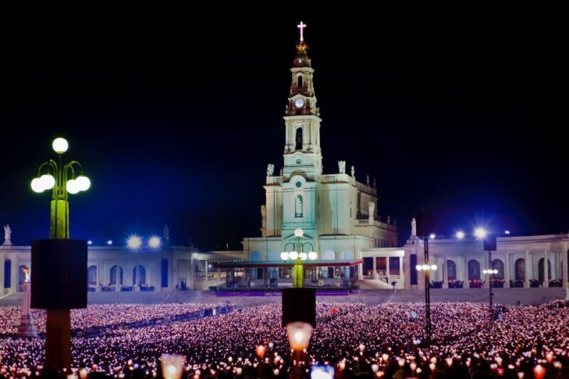 Night Trip to Fátima + Candlelight Procession - Is This Tour Worth It?