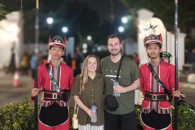 Night Walking Tour-Malioboro street food with guide at Yogyakarta - The Cultural Landmark: Zero Kilometer Point