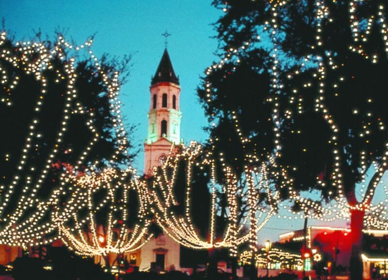 Nights of Lights Celebration in St. Augustine - Festive Touches: Caroling, Cider, and Cookies