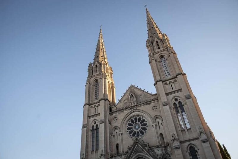 Nîmes: Express Walk with a Local in 60 minutes - FAQs