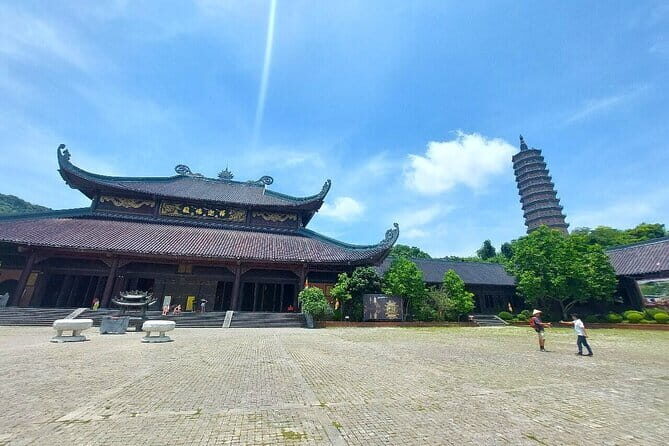 Ninh Binh: Explore the Beauty of Bai Dinh, Mua Caves & Trang An - An Honest Take on the Ninh Binh: Explore the Beauty of Bai Dinh, Mua Caves & Trang An Tour
