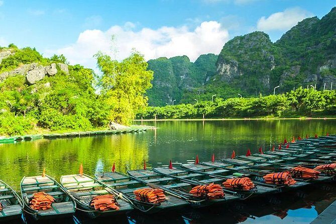 Ninh Binh Full Day Tour: Bai Dinh Pagoda - Trang An - Mua Cave - Seamless Pickup and Transportation
