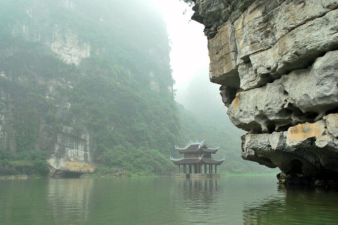 Ninh Binh Full Day Tour: Bai Dinh Pagoda - Trang An - Mua Cave - Mua Cave: The Climb and the View