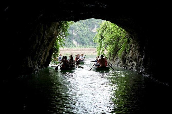 Ninh Binh Full Day Tour to Hoa Lu Trang An Mua Cave Small Group - Group Size and Guide Quality