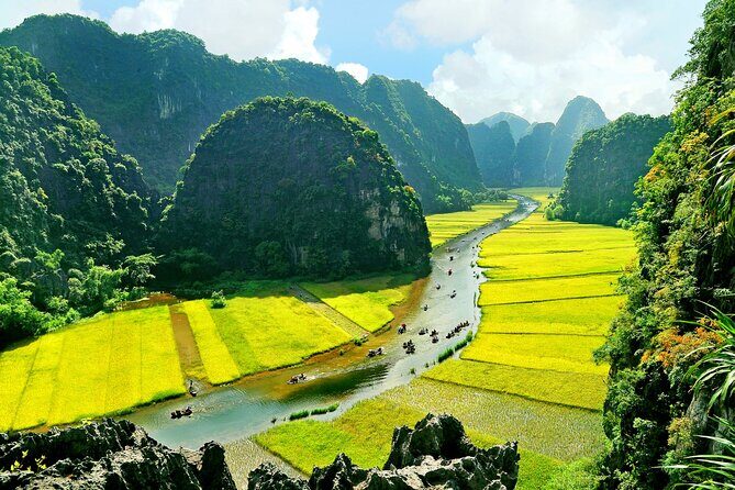 Ninh Binh Full Day Tour with Hoa Lu, Trang An and Mua Cave - Returning to Hanoi